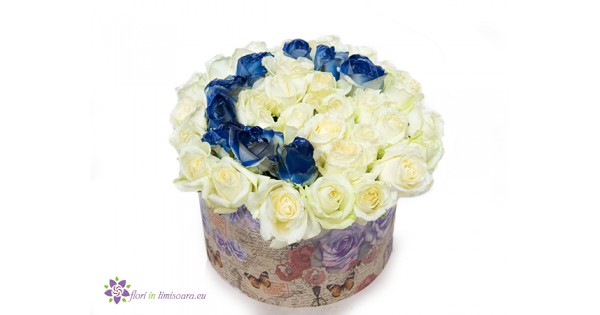 Cutie cu trandafiri si initiala C